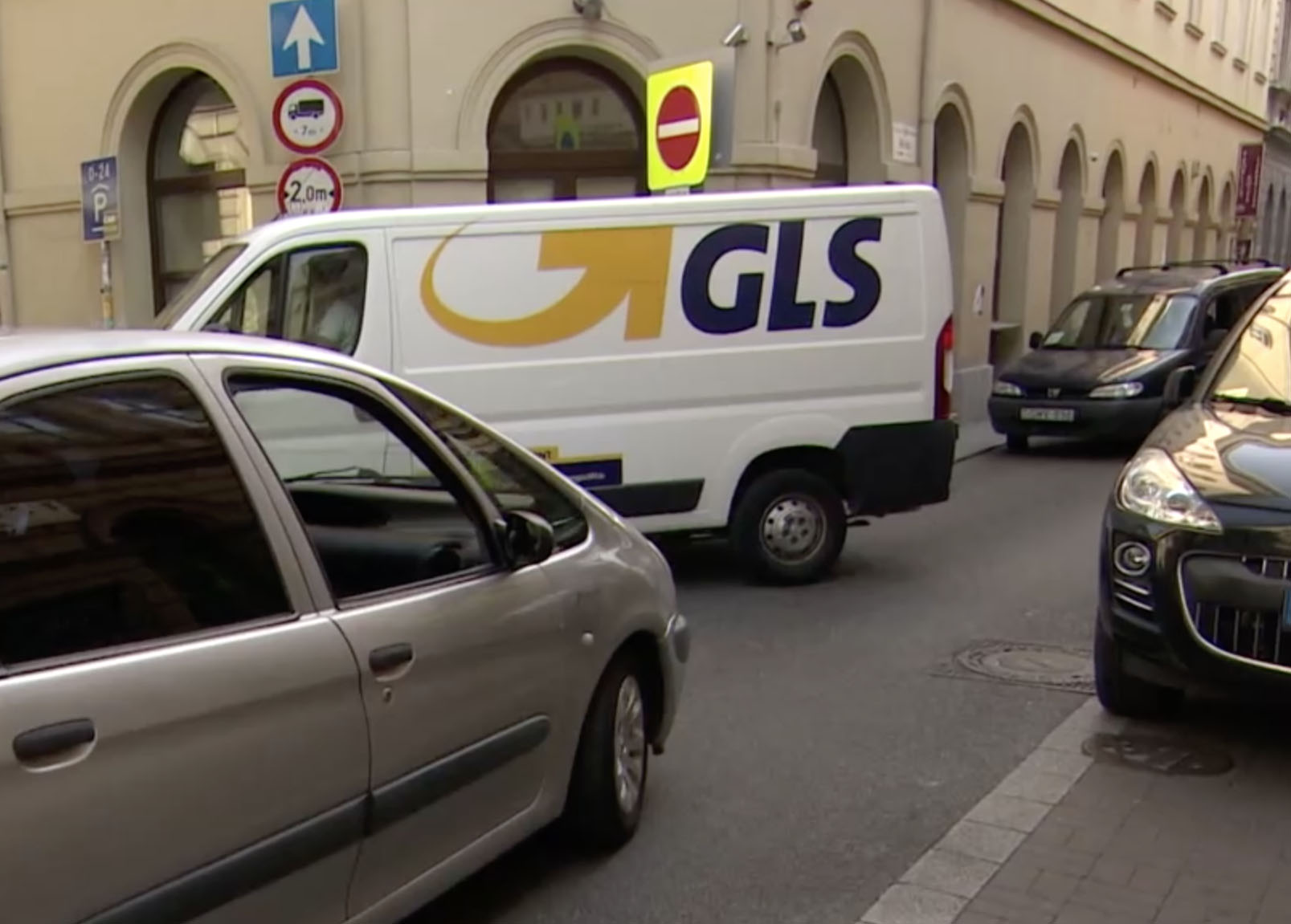 Megváltozott a forgalmi rend a belvárosban, kiakadtak az autósok | szmo.hu Megváltozott a forgalmi rend a belvárosban, kiakadtak az autósok | szmo.hu