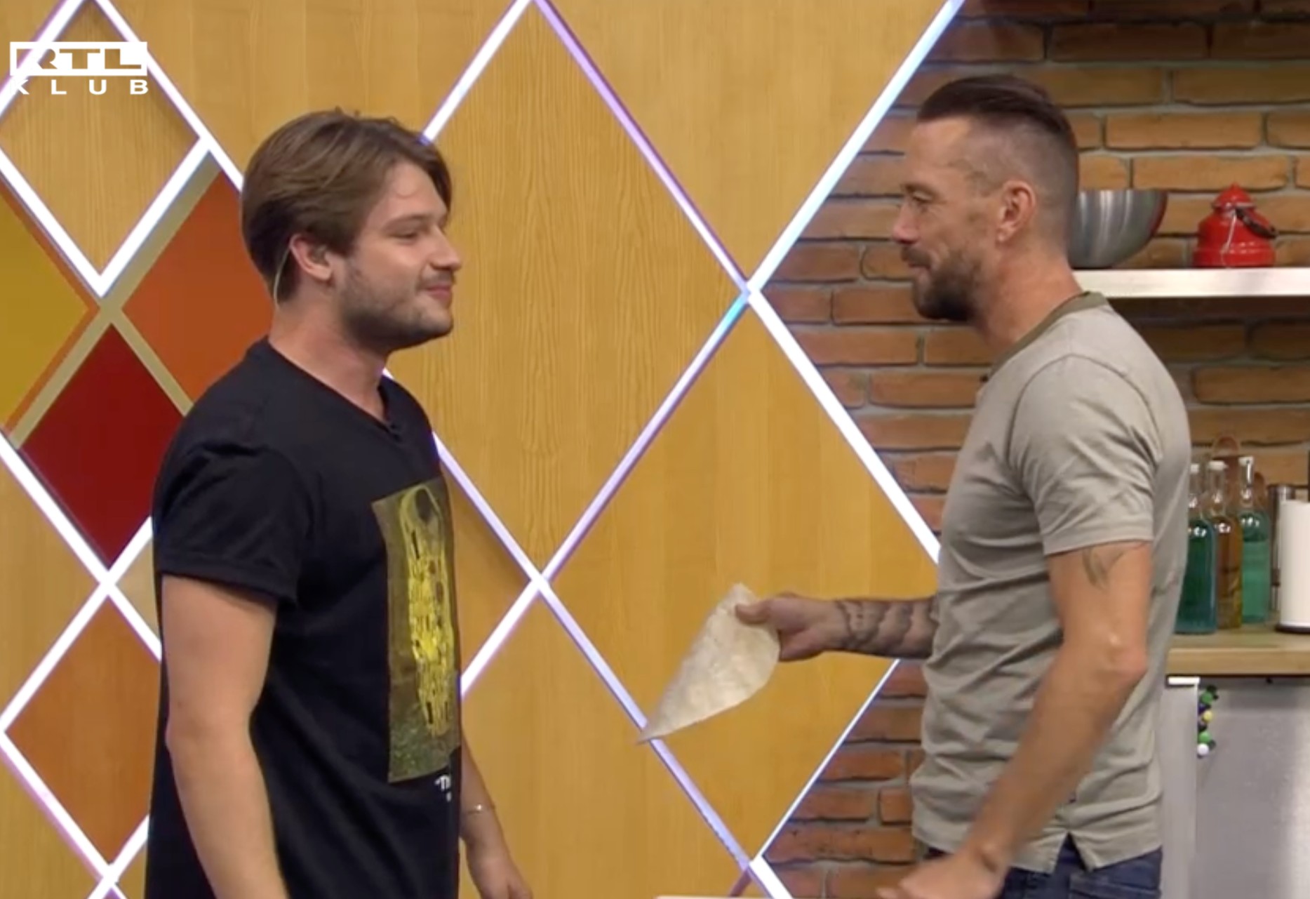 „Az anyád úristenit, hát mekkorát lekevertél!” – tortillával pofozta ...