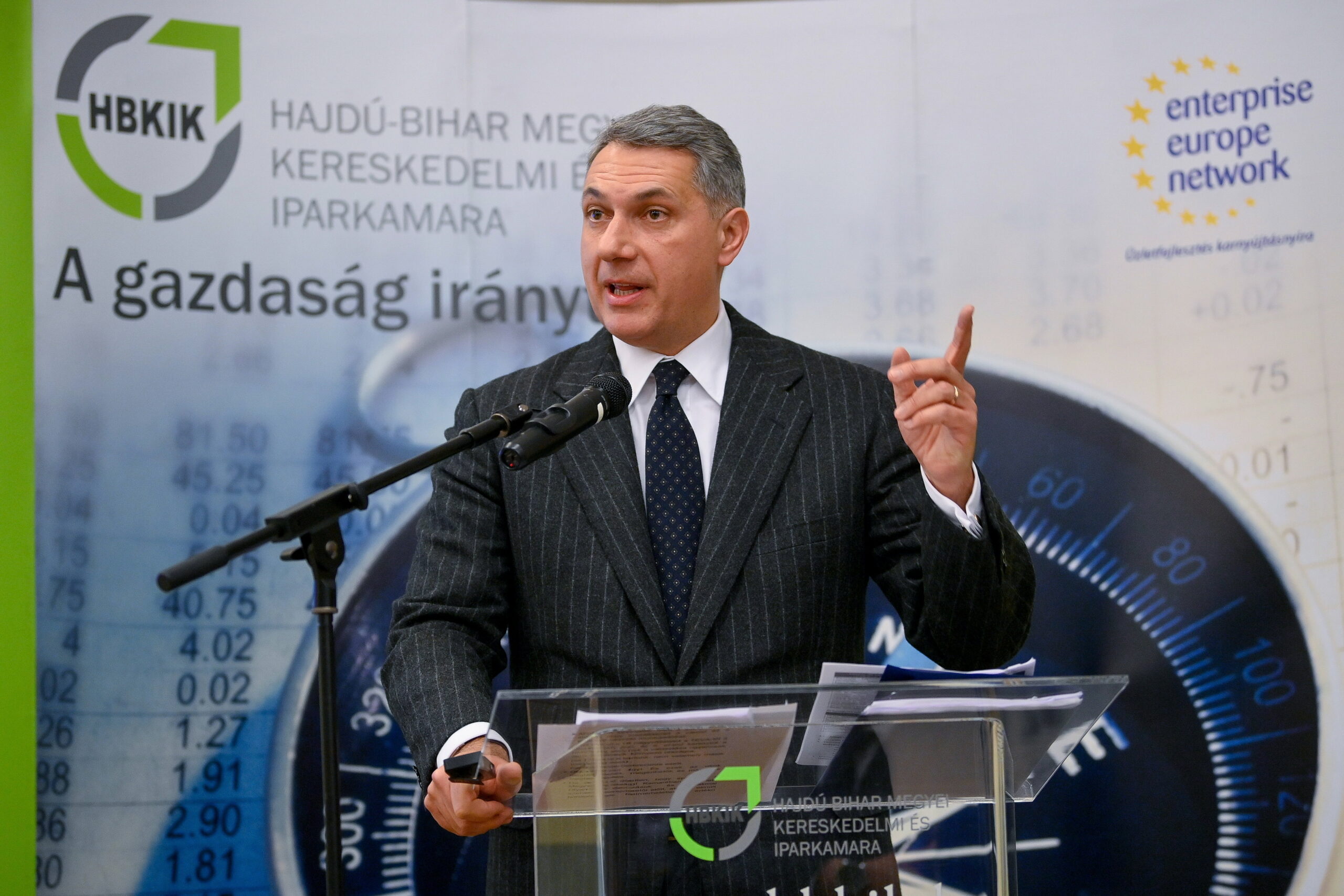 Lázár János: „Magyarországon is fegyvergyárak fognak épülni” | szmo.hu